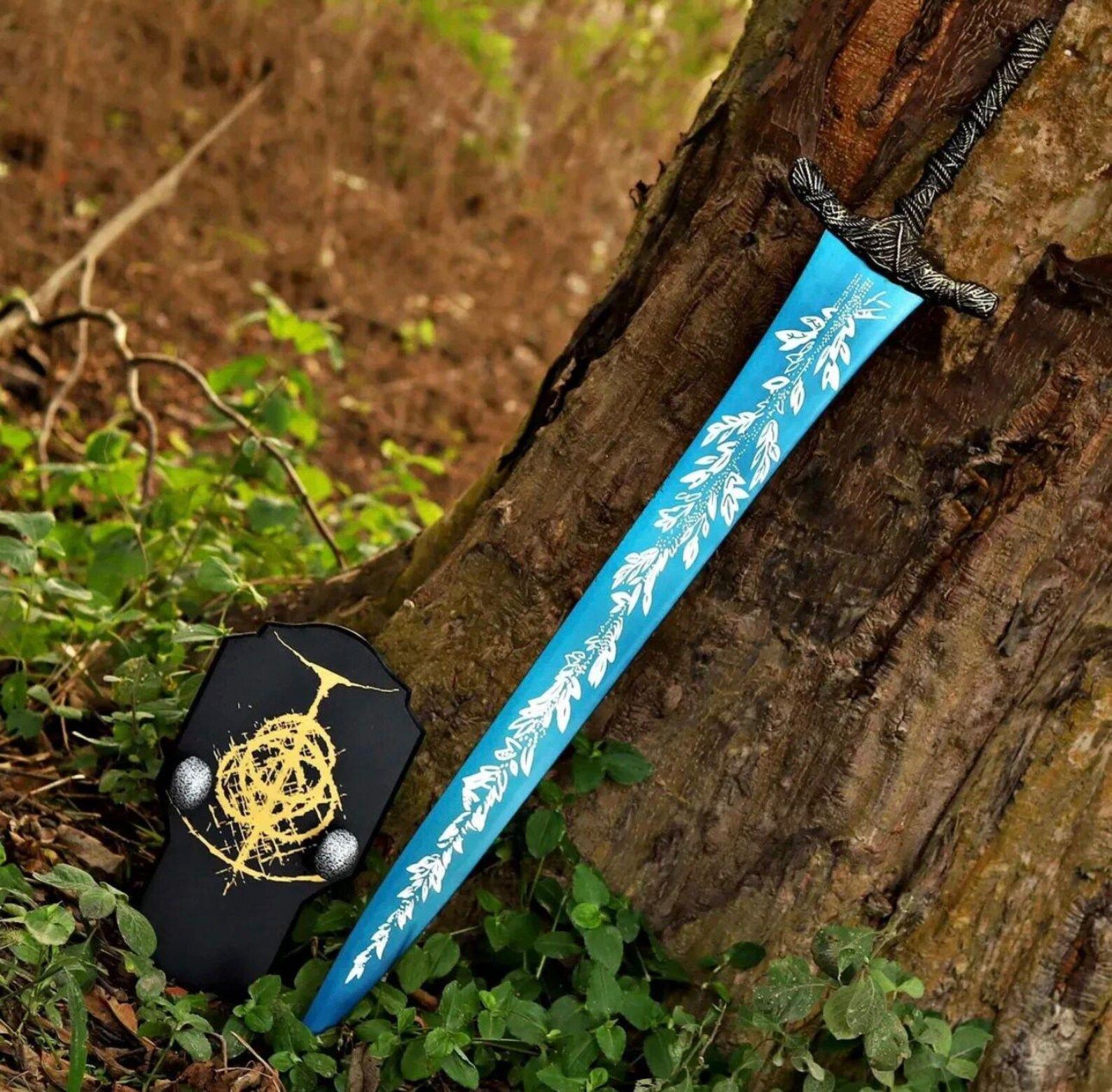 Glowing Blue Moonlight Great Sword | Handcrafted Fantasy Col | Inspire ...