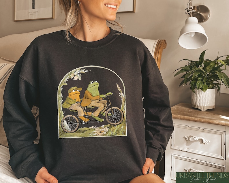 Frog and Toad Sweatshirt, Retro Comfort Frog Toad Tshirt, Cl | Inspire ...