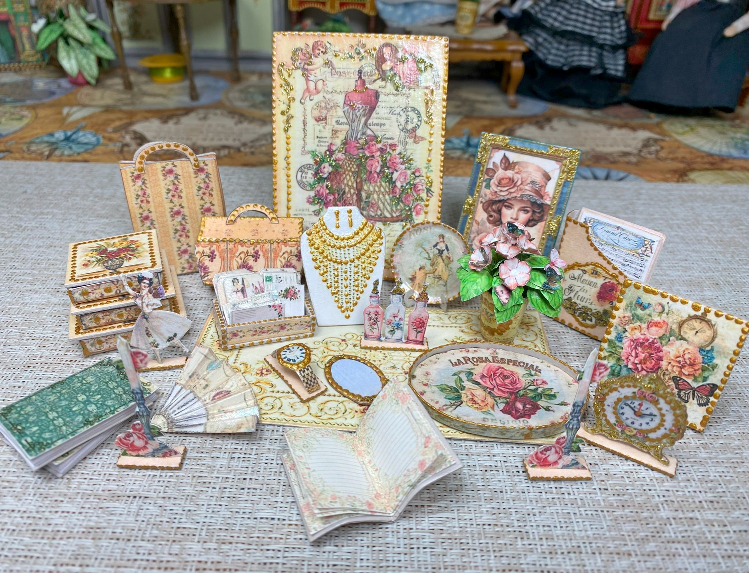 A beautiful set of items for a dollhouse. 27 items. 1:12. | Inspire Uplift