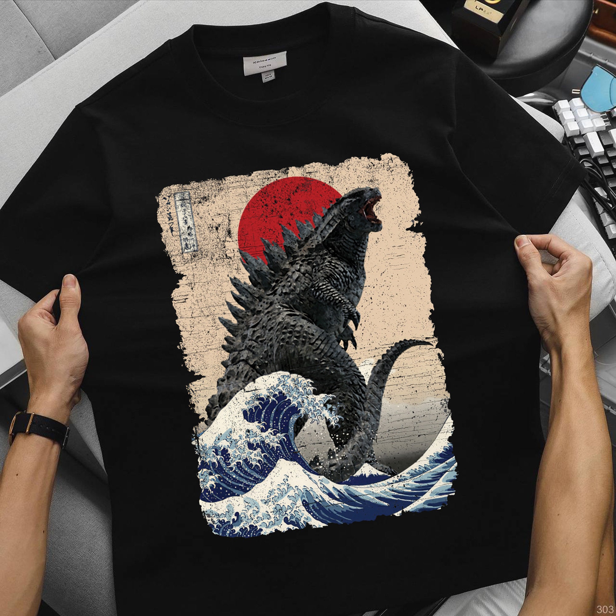 Vintage Japanese Godzilla Great Wave T-Shirt, Godzilla and t | Inspire ...