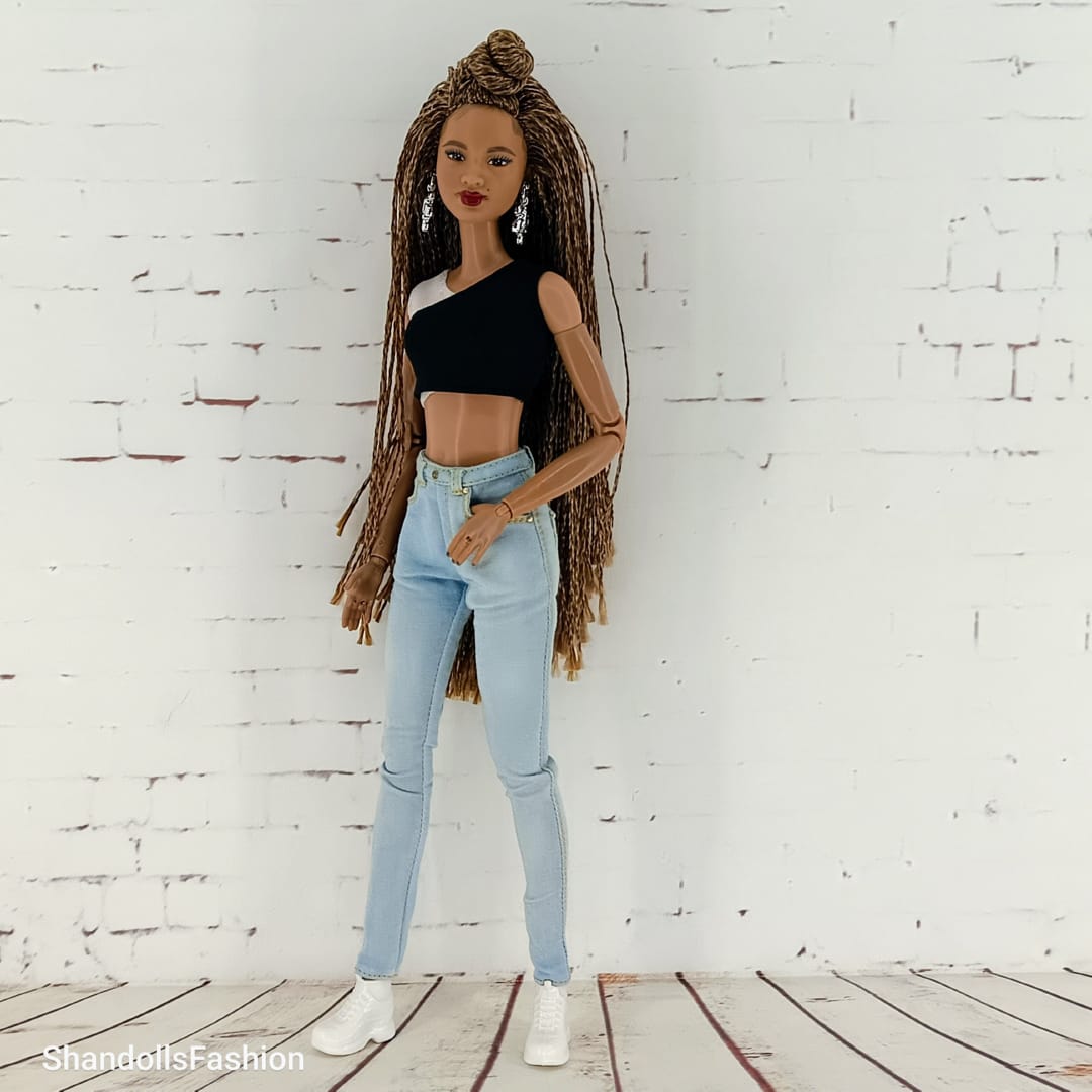 Light blue skinny jeans for Barbie regular | Inspire Uplift