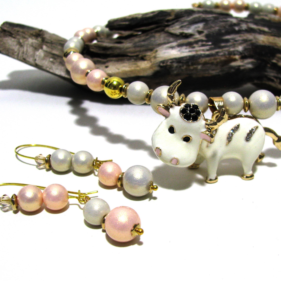 Handmade choker necklace set with cow pendant and earrings | Inspire Uplift