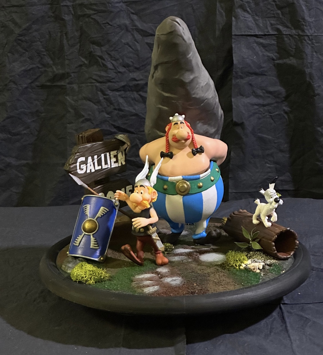 Asterix and Obelix Figure for fans, Asterix and Obelix diora | Inspire ...