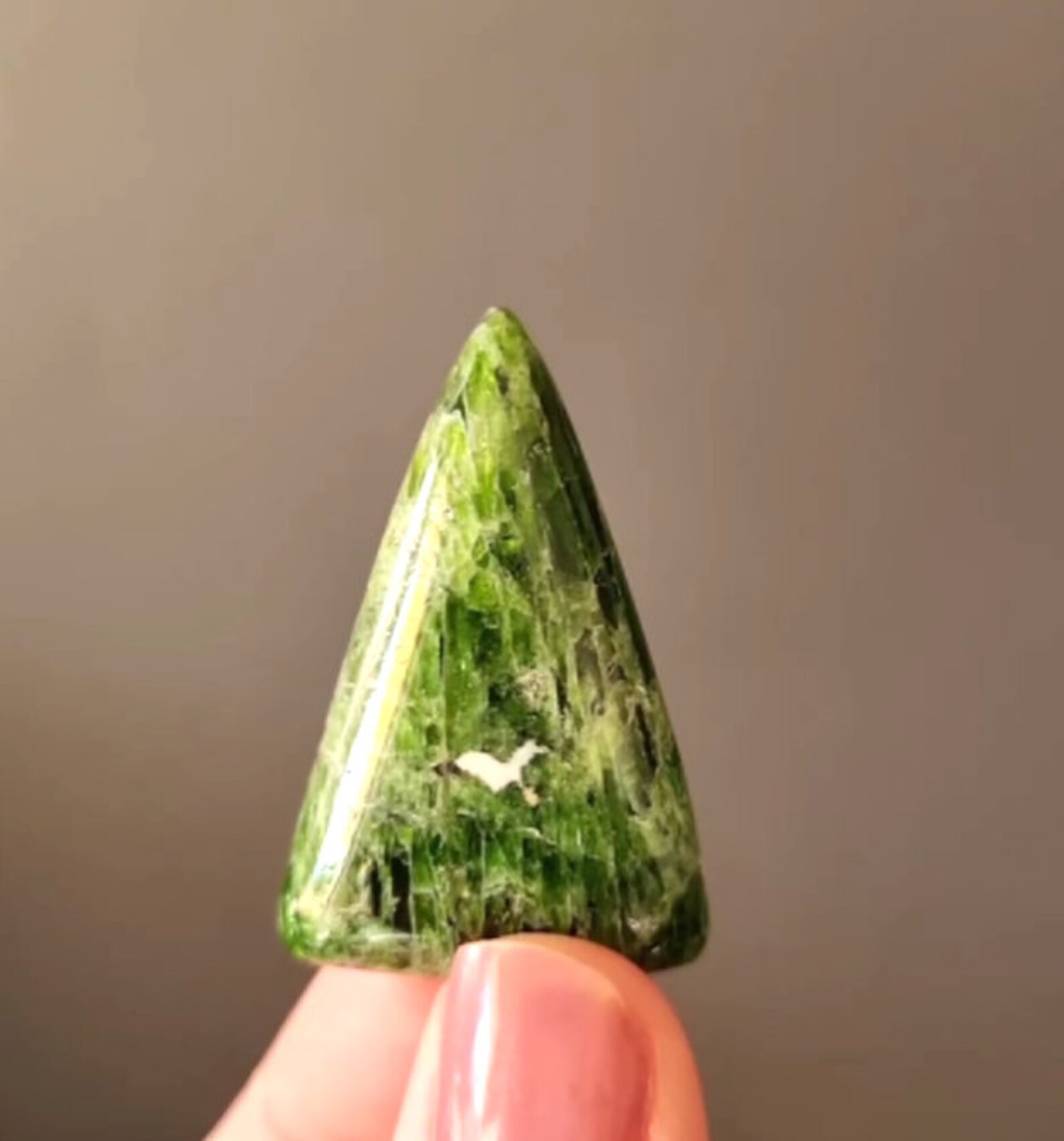 CHROME DIOPSIDE natural stone cabochon 38 x 25 x 7 mm high q | Inspire ...