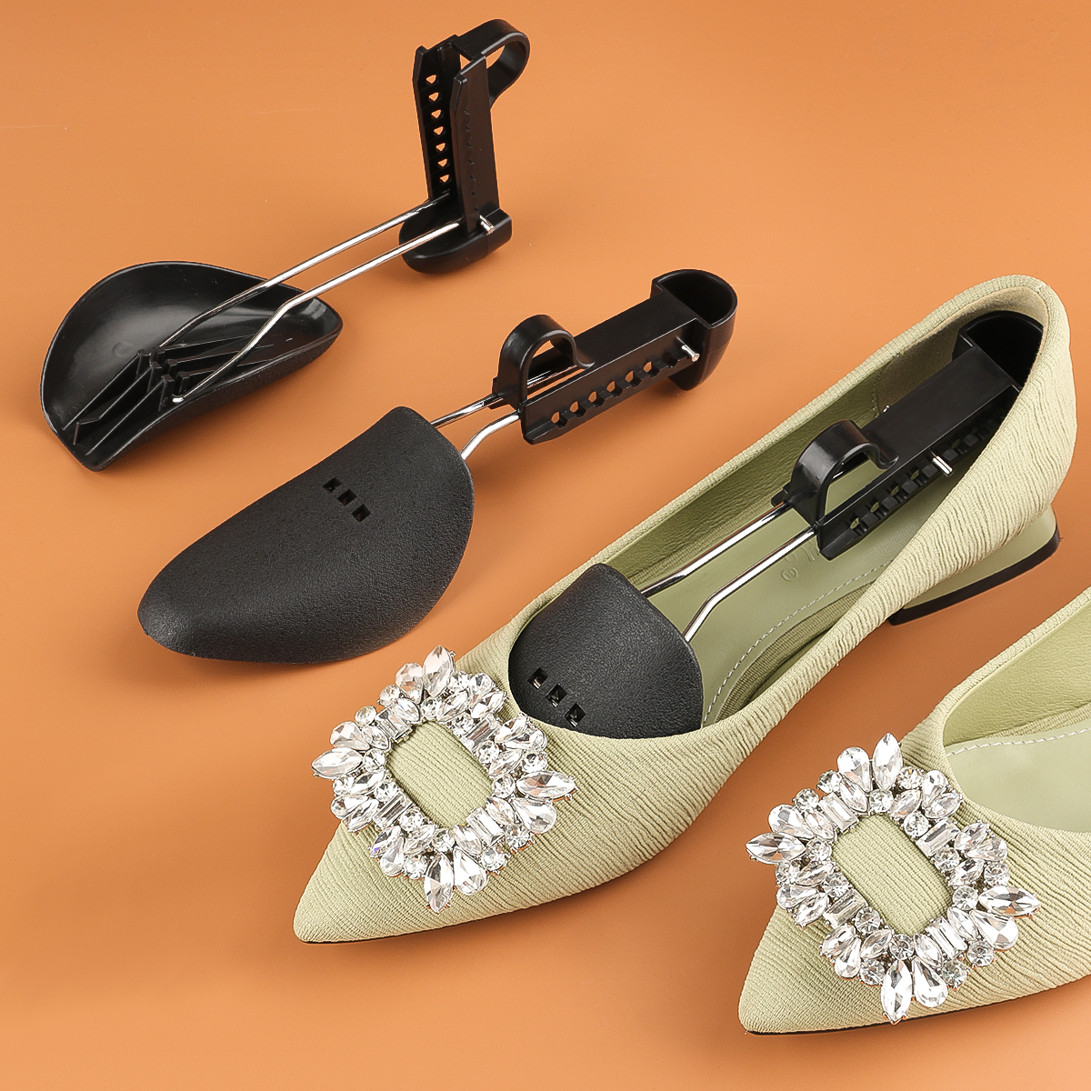 Plastic Shoe Tree Shaper Shapes, Adjustable, for Women & Men | Inspire ...