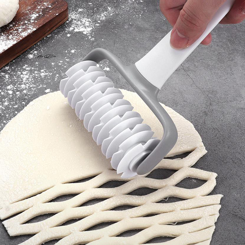 Smooth Turning Dough Roller Cutter, Pizza Kitchen Gadget | Inspire Uplift