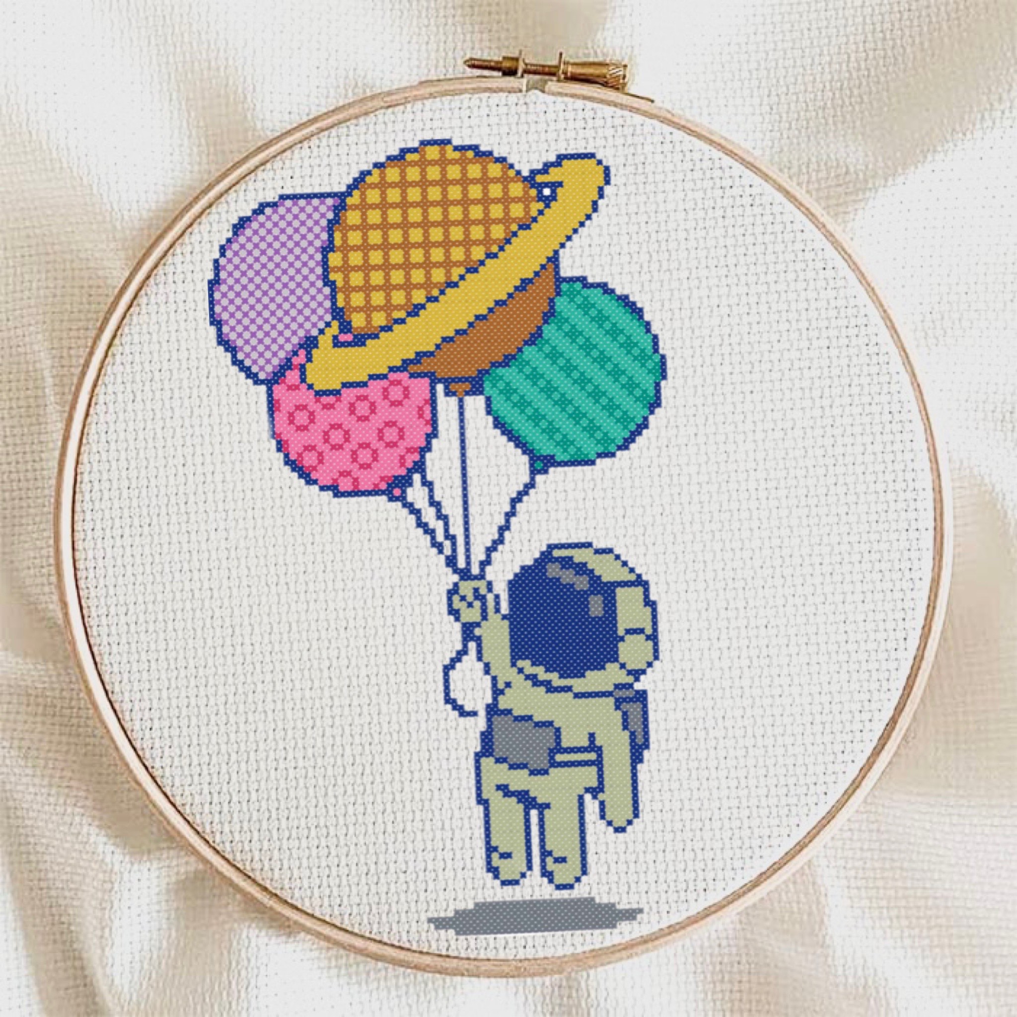 Astronaut and Planet Balloons, Simple Cross Stitch Pattern, - Inspire Uplift