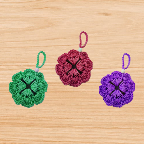 crochet flower keychain pattern | Inspire Uplift