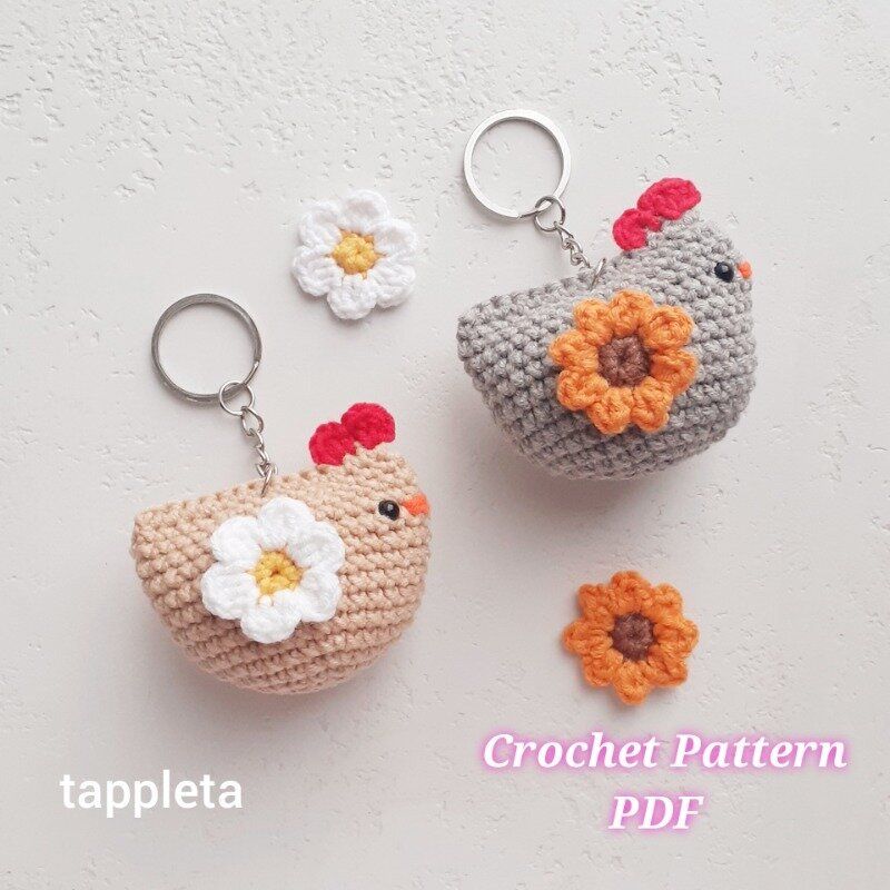 Chicken with flower keychains crochet pattern, Flower chicke | Inspire ...