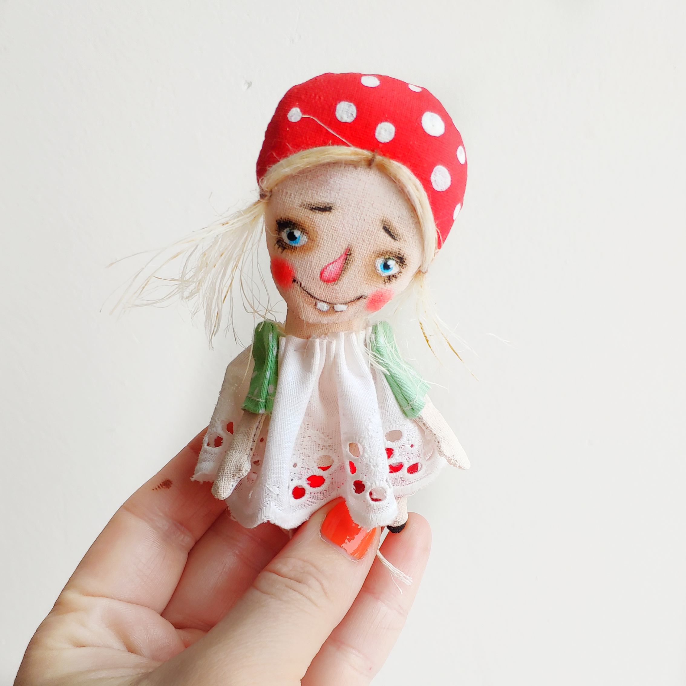 Cute tiny doll pattern and tutorial | Inspire Uplift