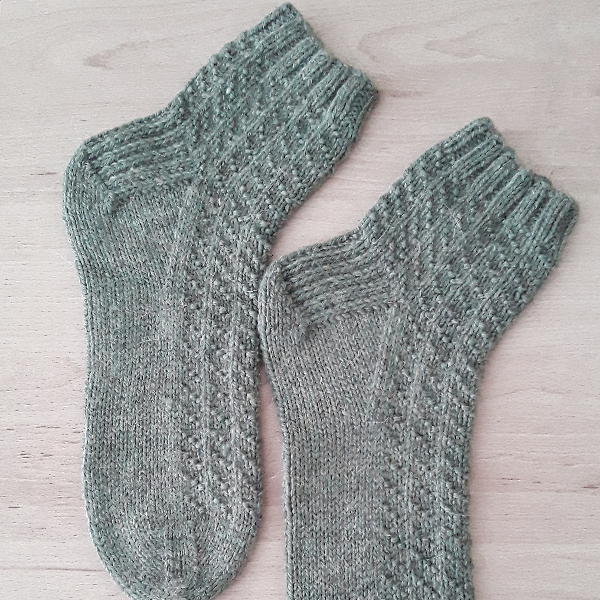 Mens socks. Knitting socks. Socks with pattern. Pdf pattern | Inspire ...