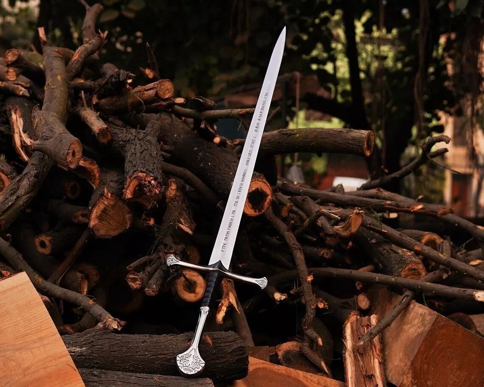 The King Aragorn Sword with Scabbard | master Sword of Repli | Inspire ...