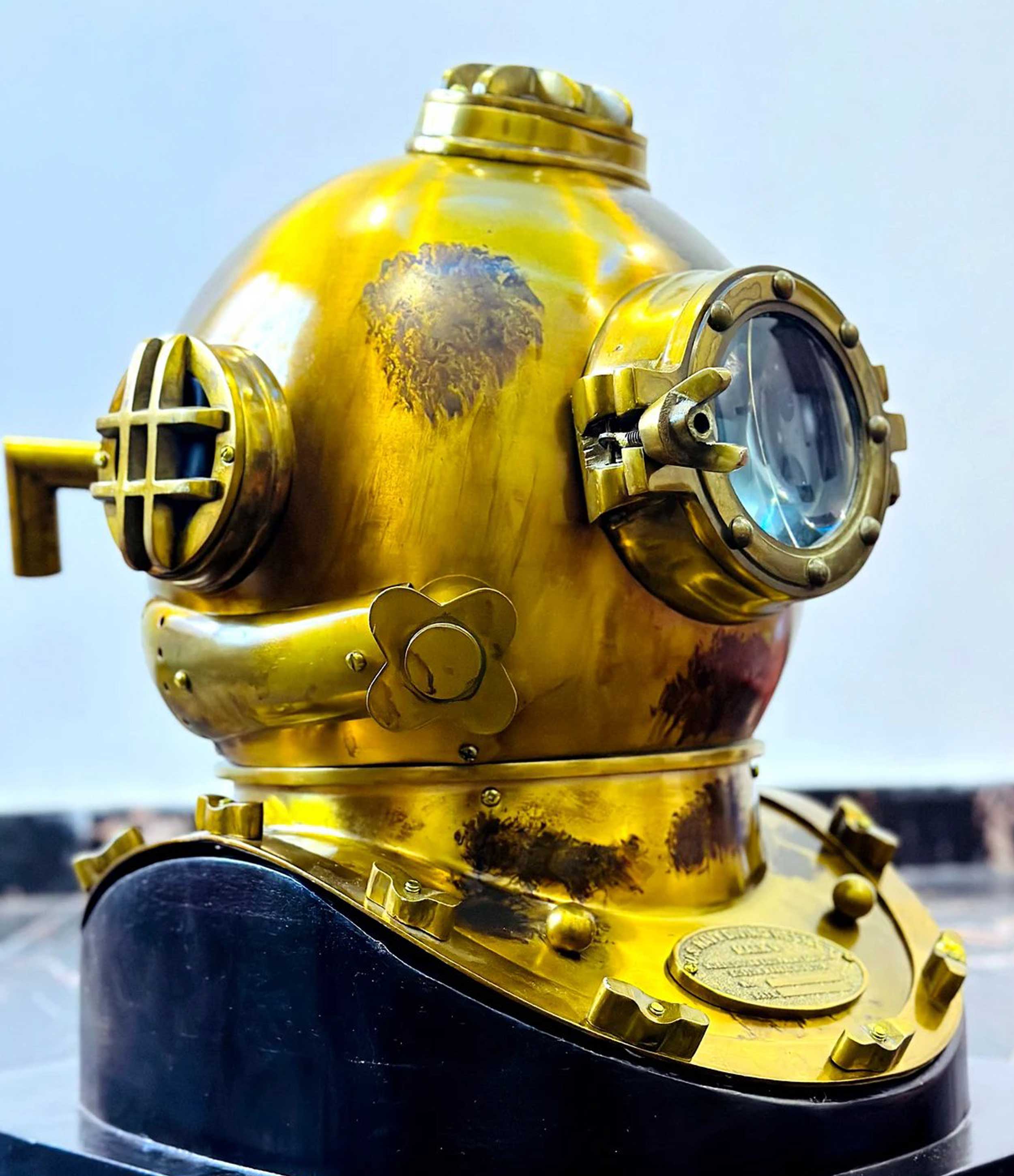 Golden Diving Helmet US Navy Deep Sea Divers Helmet Nautical | Inspire ...