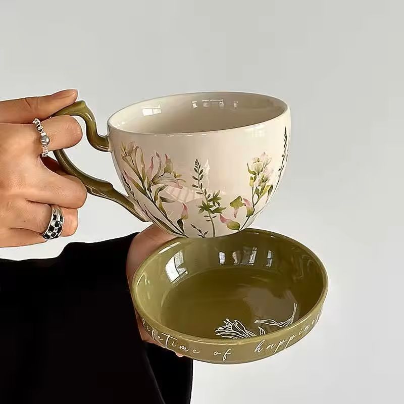 Large Ceramic Breakfast Mug with Lid and Saucer, Retro Style | Inspire ...