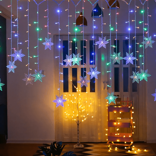 SnowGlow 3.2 m Snowflake LED Curtain Lights – Waterproof Hol | Inspire ...