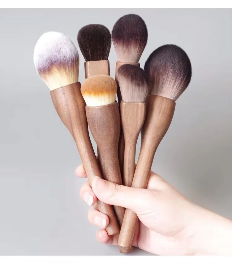 Karsyngirl Makeup Brush Wood Walnut Large Retro Powder Brush | Inspire ...